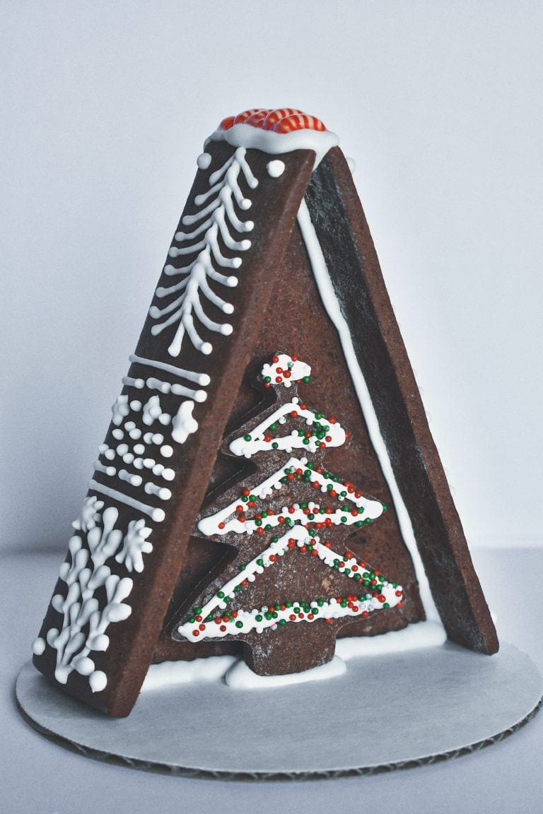 Oreo "Gingerbread" Houses - KendellKreations