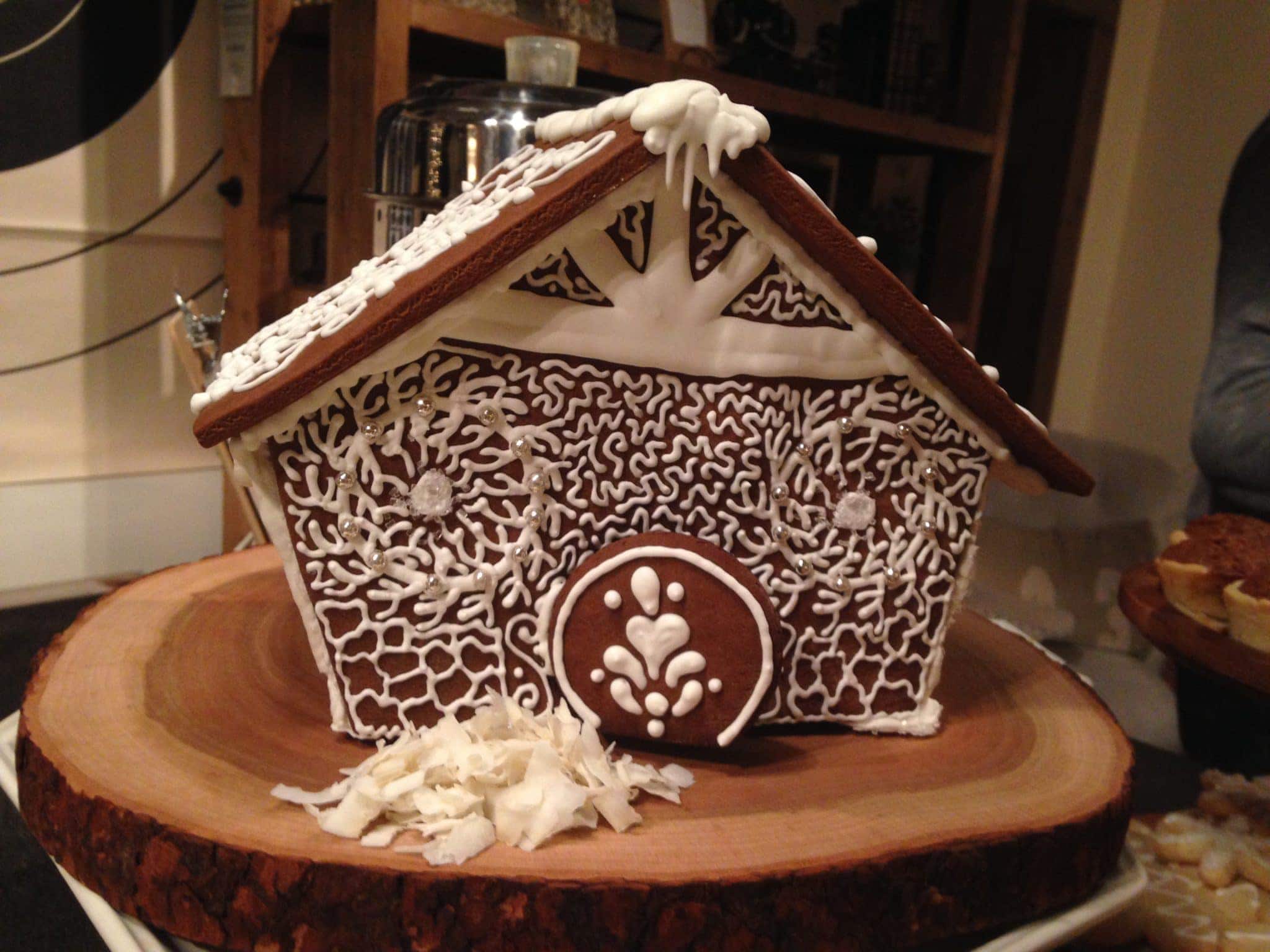 Oreo "Gingerbread" Houses - KendellKreations